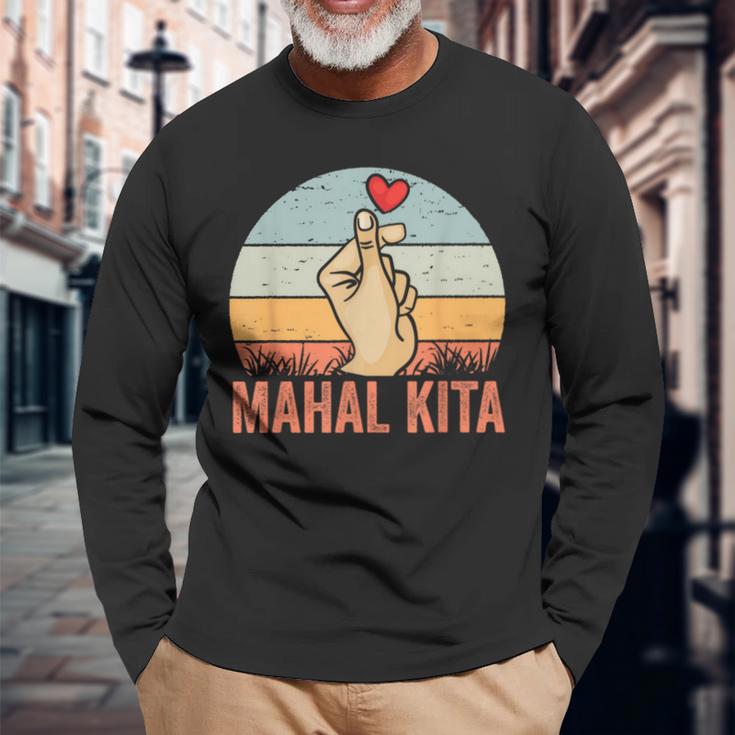 Mahal Kita Retro Pinoy Finger Heart For A Filipino Filipina Long Sleeve ...