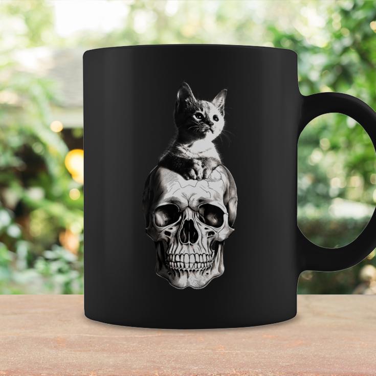 Crâne De Chat Mignon Assis Sur Un Squelette De Chaton Tasse | Cadeauxyz