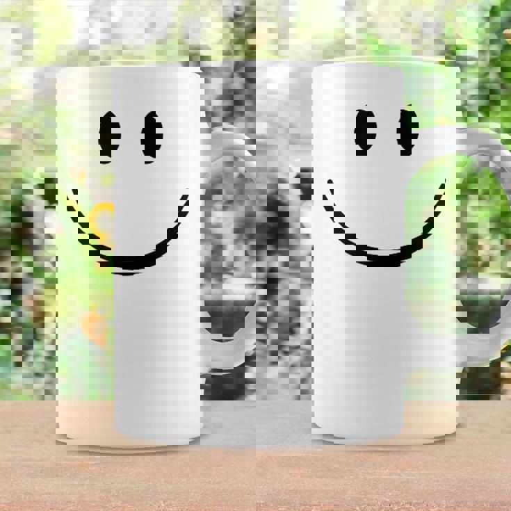 Smiling Emoticon Happy Face Smile Coffee Mug | Mazezy