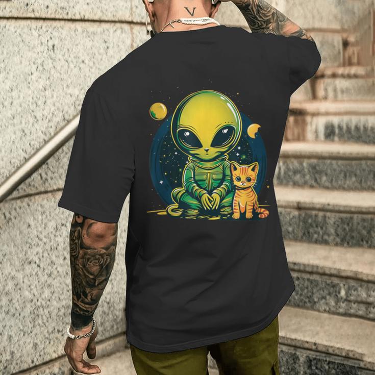 Alien And Cat Cat Selfie With Alien Vintage Ufo Men's T-shirt Back ...