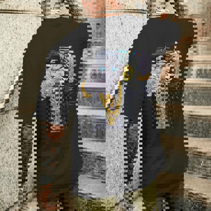 Hip Hop Rapper Cat In Baseball Cap Carrying Music Boombox Men's T-shirt ...