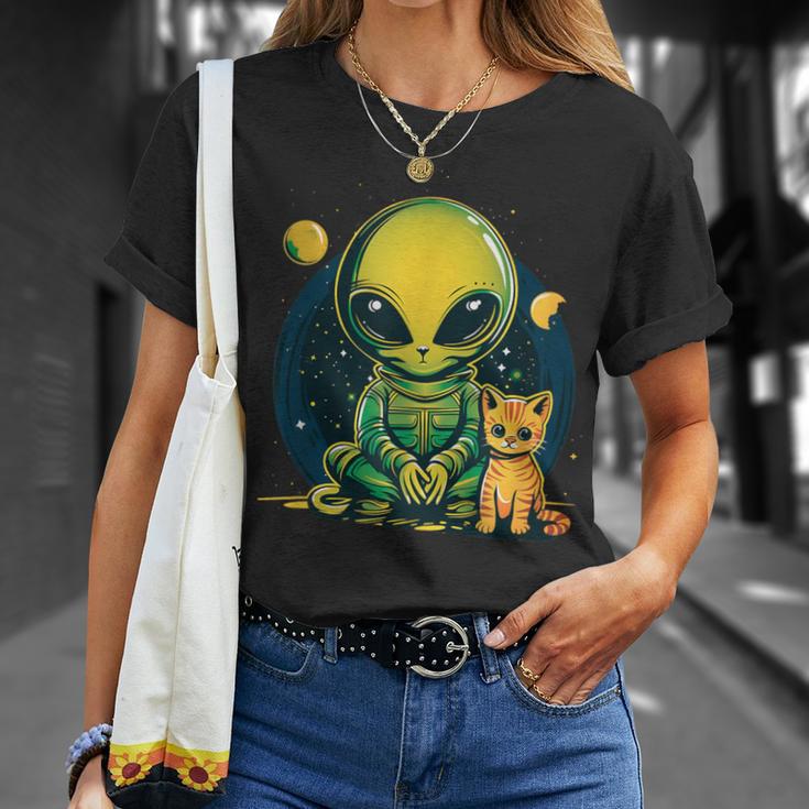Alien And Cat Cat Selfie With Alien Vintage Ufo T-Shirt | Mazezy