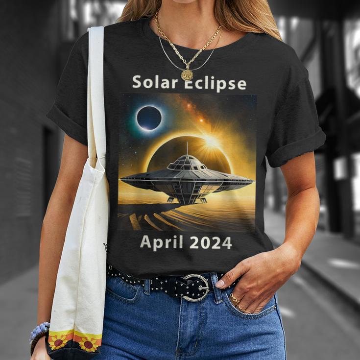Solar Eclipse 2024 April Ufo Flying Saucer Spaceship 4824 T-Shirt | Mazezy