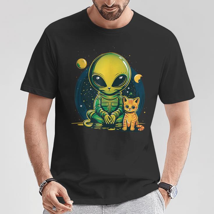 Alien And Cat Cat Selfie With Alien Vintage Ufo T-Shirt | Mazezy